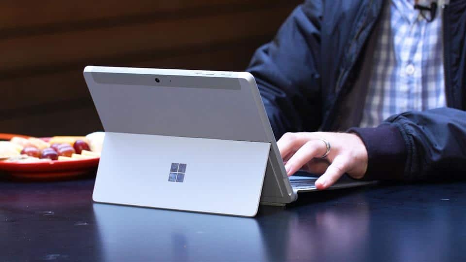 Microsoft Surface Go(1st Gen) Review: Is it Worth it in 2025 - Tablet Geeky