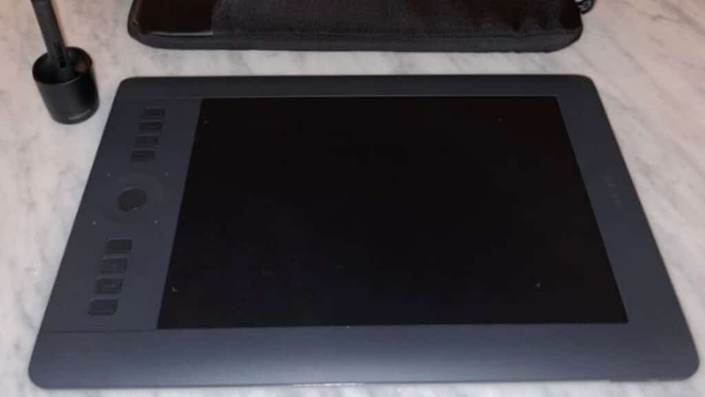 Which One is Better Wacom Intuos Pro And The XP Pen Deco Pro? - Tablet ...